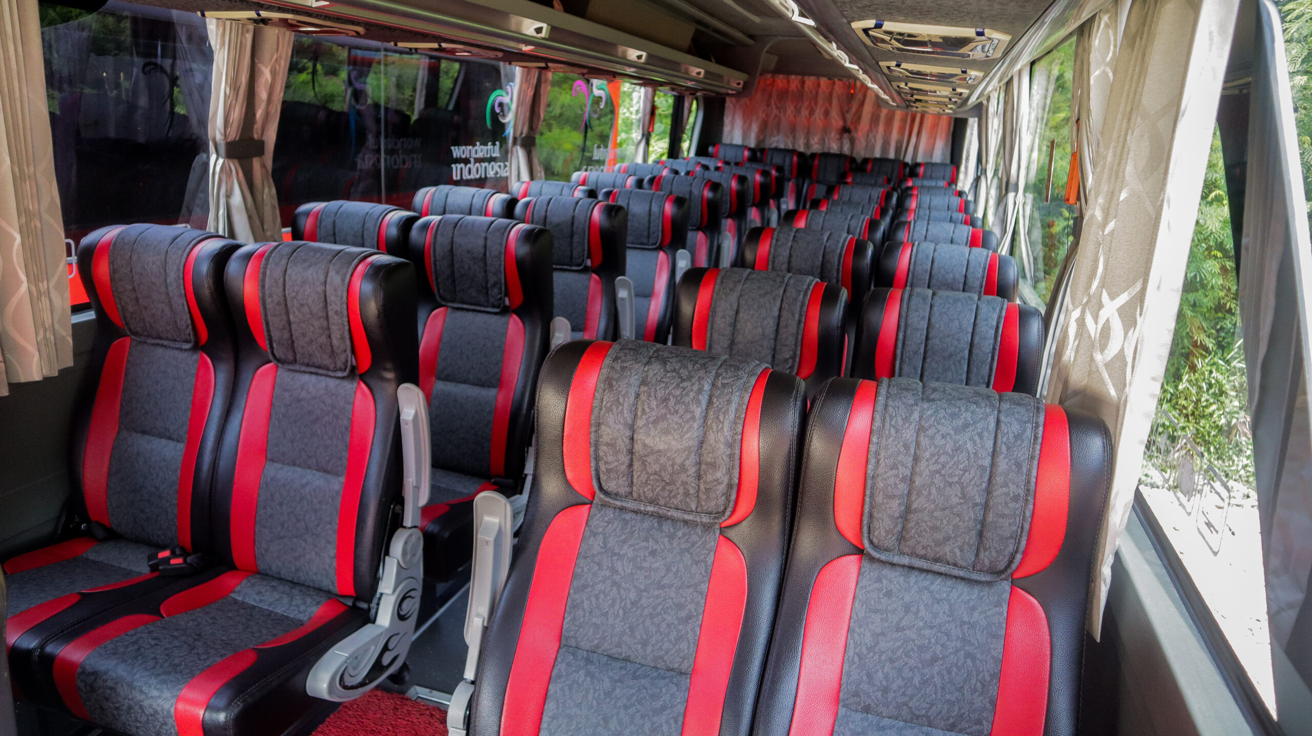 SEWA BUS PARIWISATA BATAM - PT. BATAM FAMILI TURIS